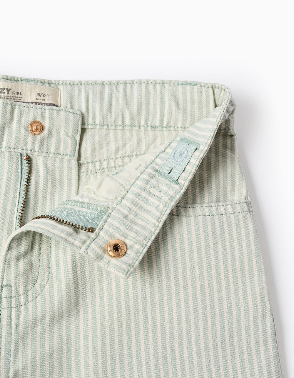 New In Girl – ZIPPY